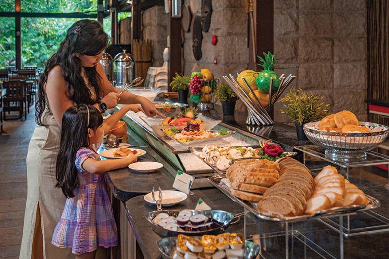 Breakfast in the Wild - Singapore Zoo | Mandai Wildlife Reserve